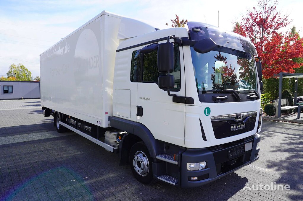 MAN TGL 12.250 E6 / Sleeper / 17 pallet container / Tail lift / Manu kamion furgon