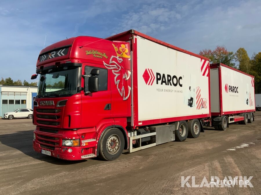 Prodaje se Scania kamion furgon na aukciji + prikolica furgon