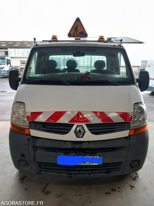 Prodaje se Renault Master kamion kiper < 3.5t na aukciji