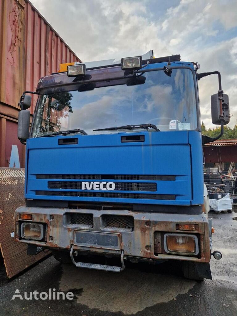 Prodaje se IVECO Trakker delebil/Rep objekt autotransporter na aukciji