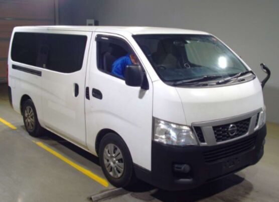 Nissan NV350 CARAVAN minibus furgon