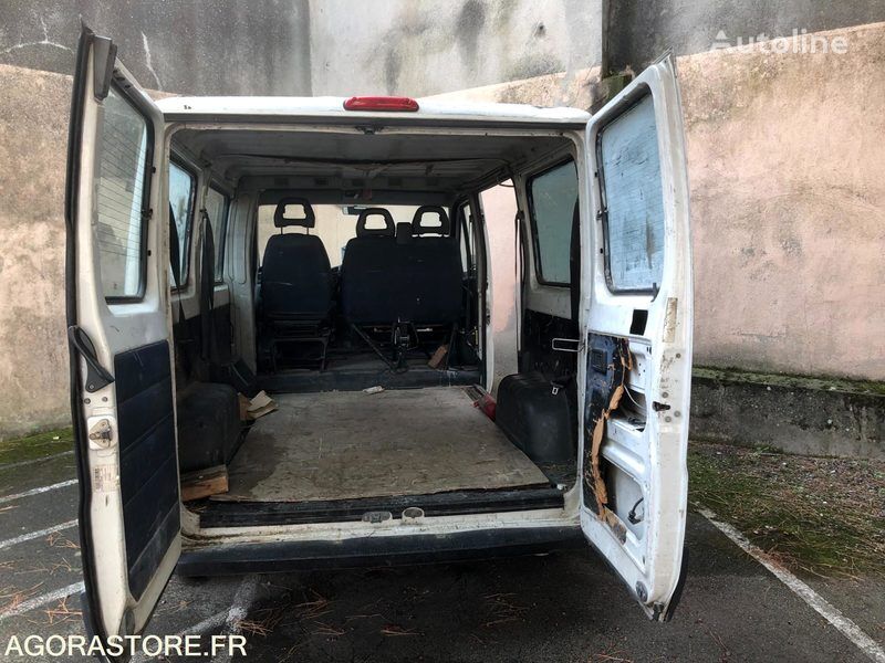 Prodaje se Peugeot BOXER minibus furgon na aukciji