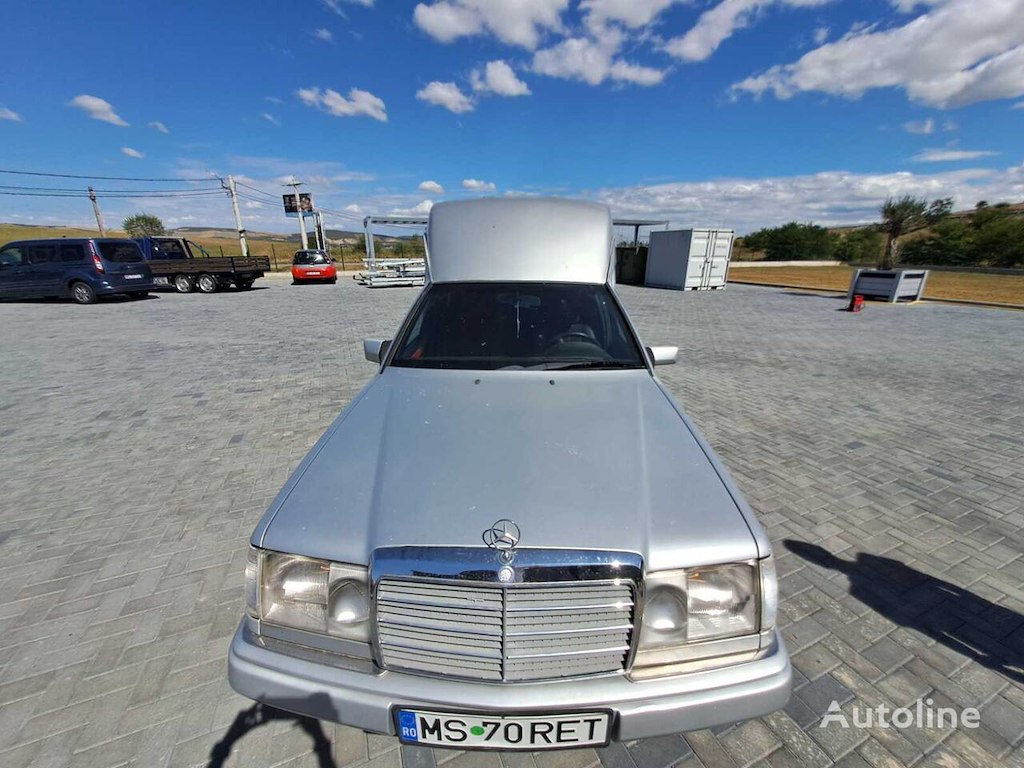 Prodaje se Mercedes-Benz W124T/ 250D laki furgon na aukciji