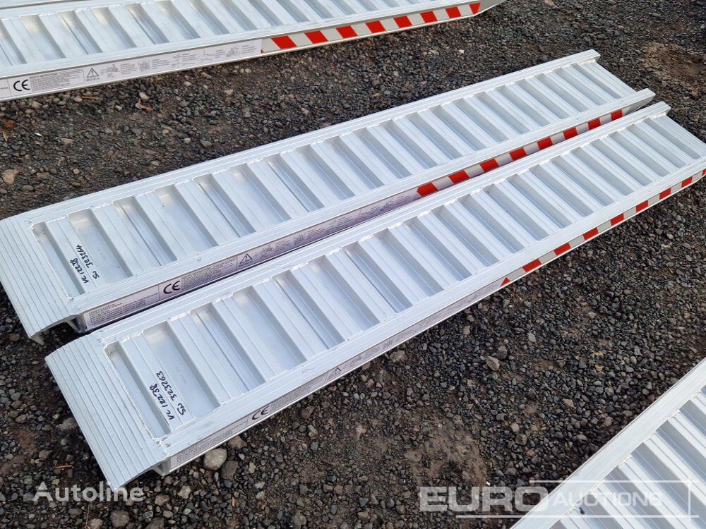 Prodaje se 8' 3,3T Aluminum Trailer Ramps prikolicu za građevinske strojeve na aukciji