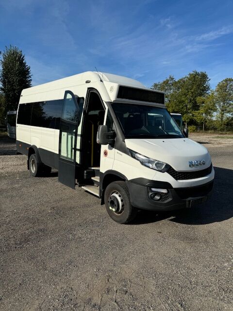 IVECO Daily prigradski autobus