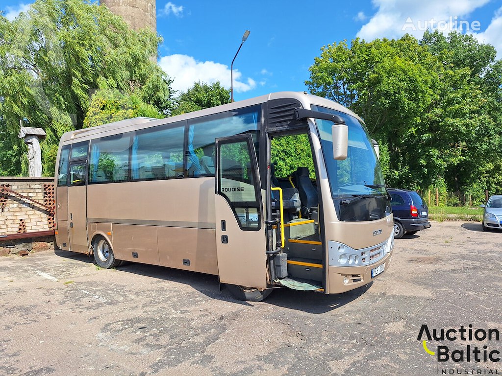 Prodaje se Isuzu Turquoise putnički minibus na aukciji