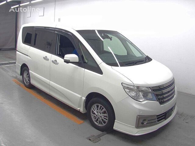 Nissan SERENA minivan