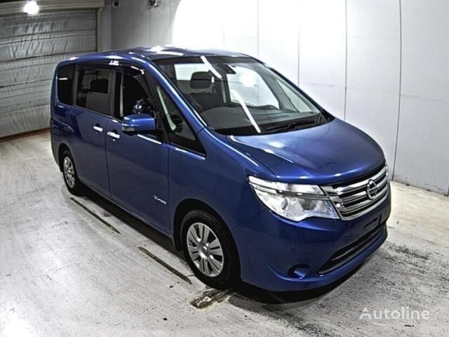 Nissan SERENA minivan