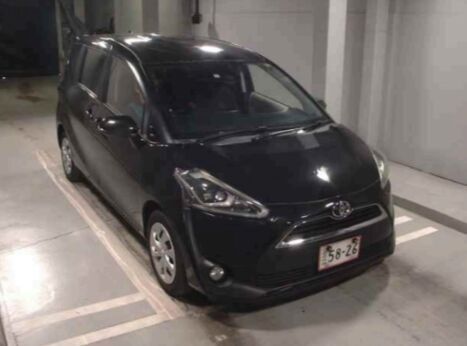 Toyota SIENTA minivan