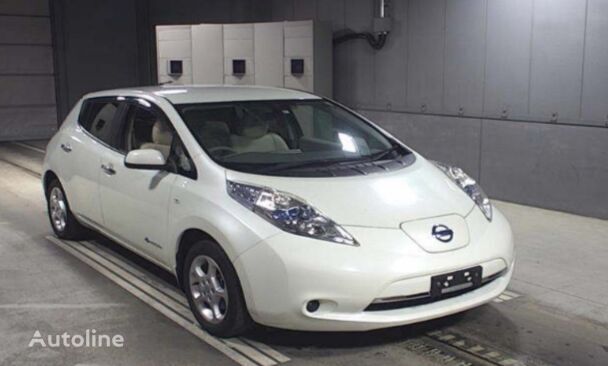 Nissan LEAF hečbek