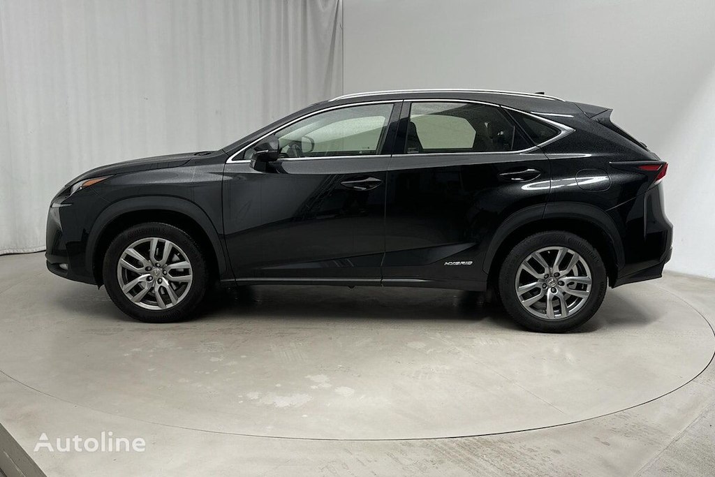 Prodaje se Lexus NX krosover na aukciji