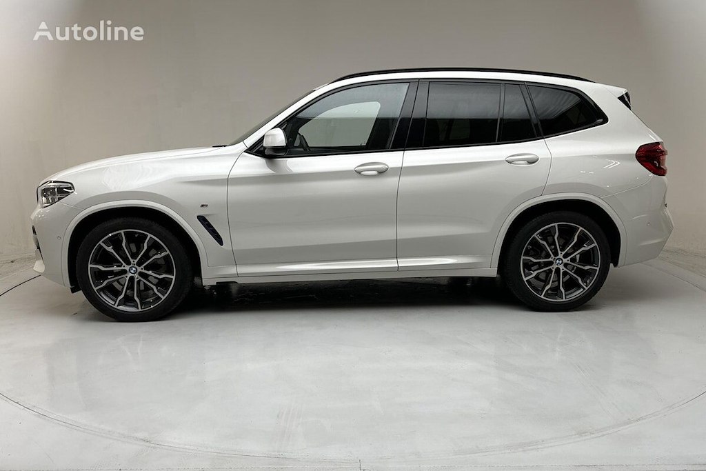 Prodaje se BMW X3 krosover na aukciji