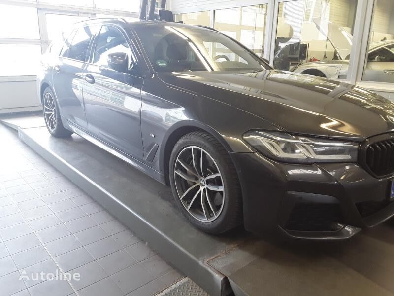 BMW 540 d A xDrive Touring M-SPORT / Pano / Laser / FULL / ... karavan