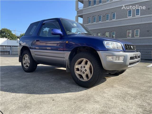 Toyota RAV4 krosover