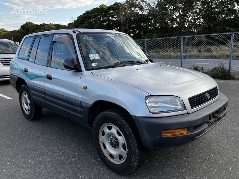 Toyota RAV4 krosover