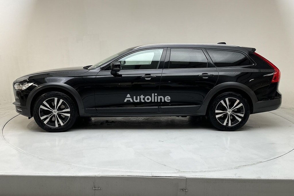 Prodaje se Volvo V90 Cross Country krosover na aukciji