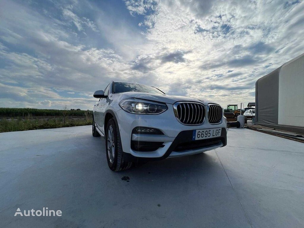 Prodaje se BMW X3 krosover na aukciji