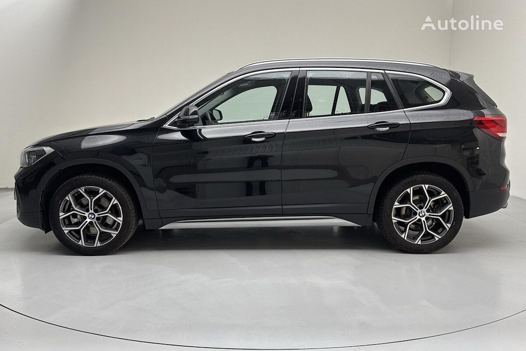 Prodaje se BMW X1 krosover na aukciji