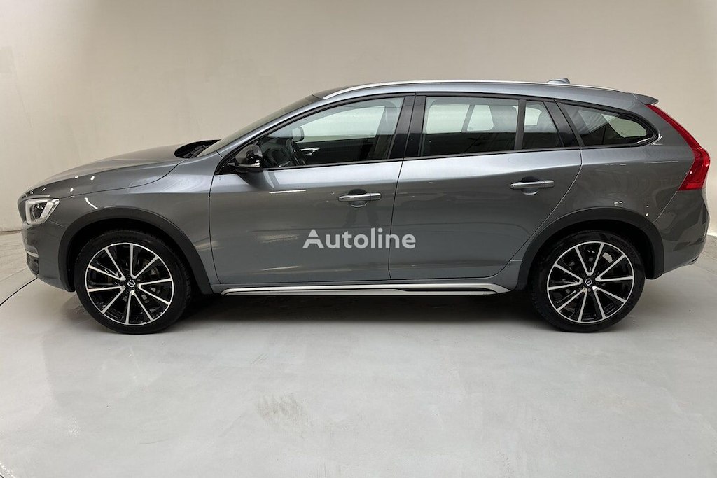 Prodaje se Volvo V60 Cross Country krosover na aukciji