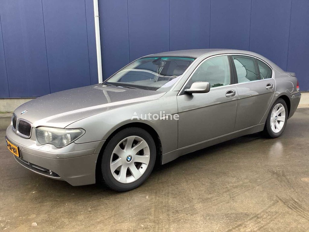 Prodaje se BMW 7-serie sedan na aukciji