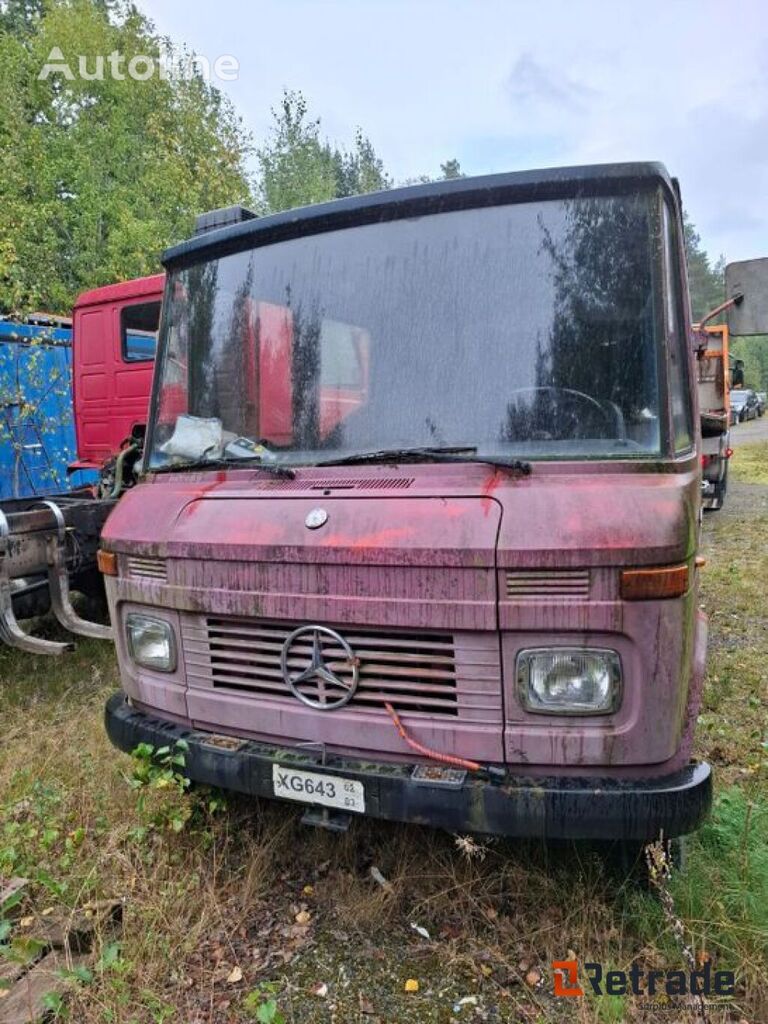 Prodaje se Mercedes-Benz 1974mod. MB 406D...Kun 44900km! kuću na točkovima na aukciji