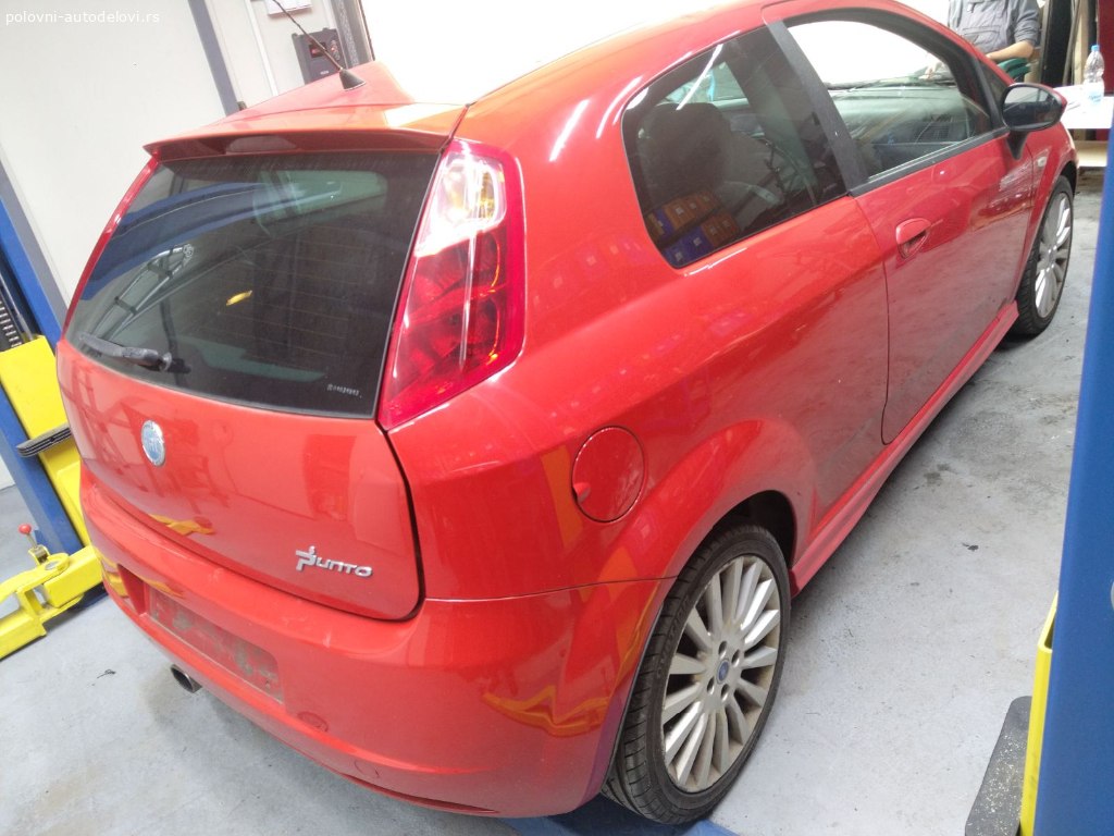 Fiat Grande Punto fabricko zatamljeno staklo gepeka