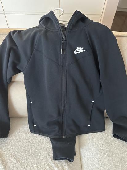 Nike tech fleece trenerka