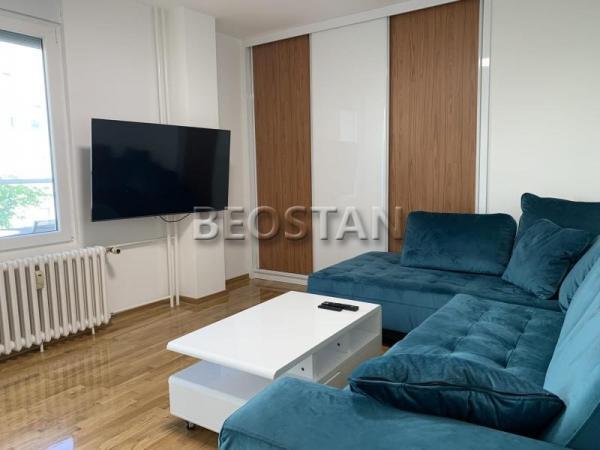 Bulevar Arsenija Carnojevica, Dvosoban stan za izdavanje, 41m2, 850€