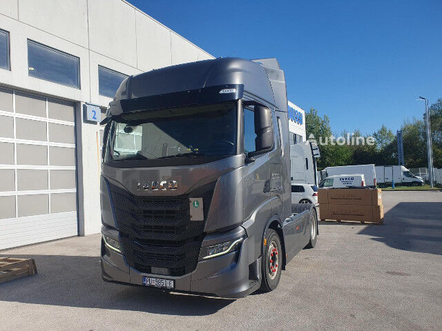 IVECO S-Way AS440S48T/P tegljač