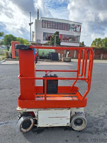 Platforma za rad
JLG 1230ES