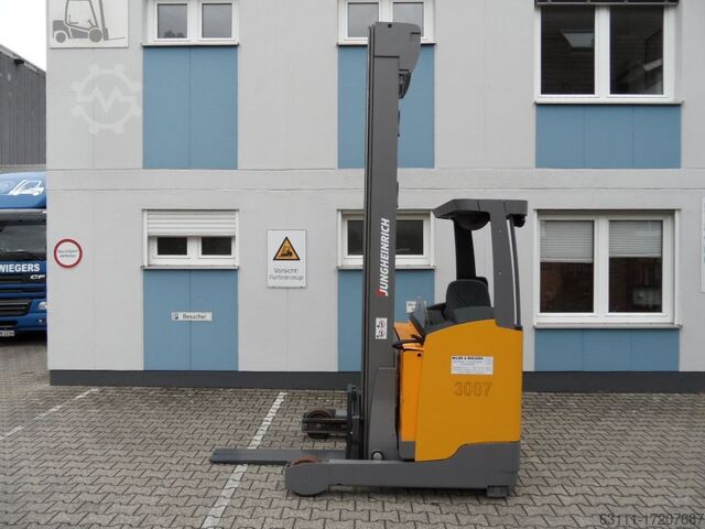 Doprete do kamiona
Jungheinrich ETV 216 - 9,02 m Triplex - Efficiency-Paket