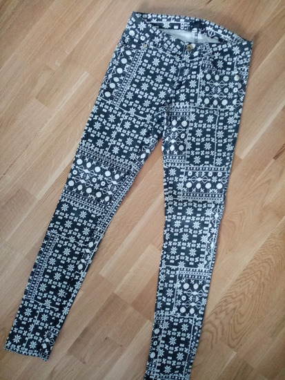 Hm rastegljive pantalone