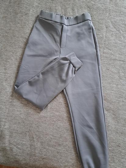 Zara pantalone NOVO