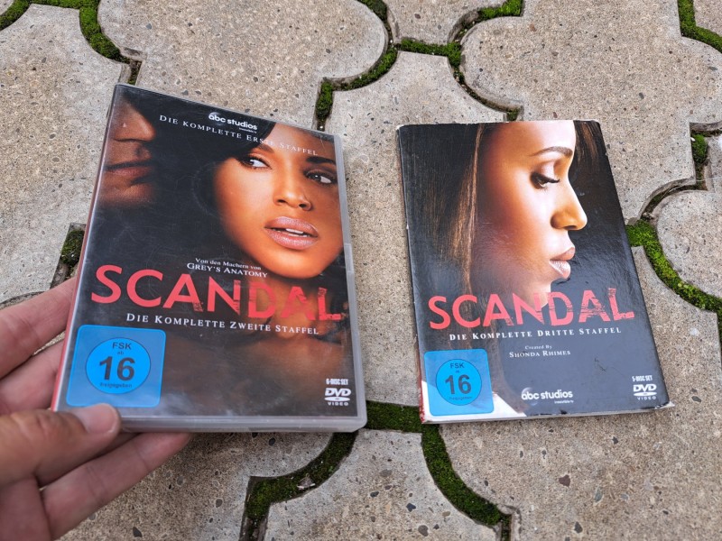 SCANDAL dva pakovanja originalna DVD