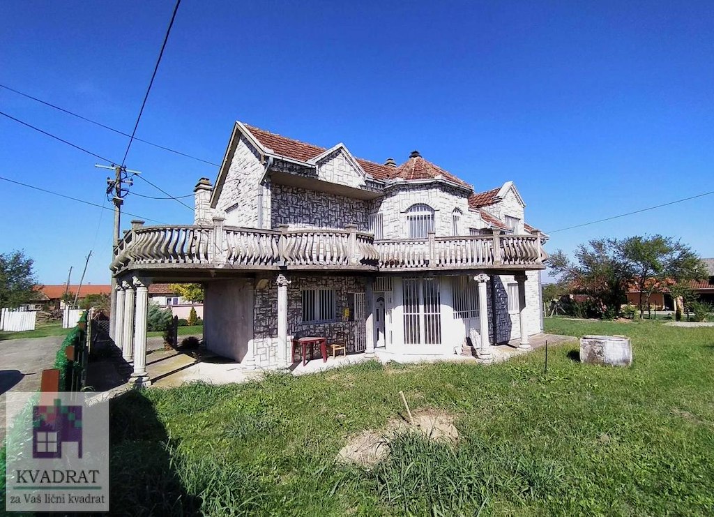 Kuća 200m2, 7 ari, Vladimirci – 75 000€