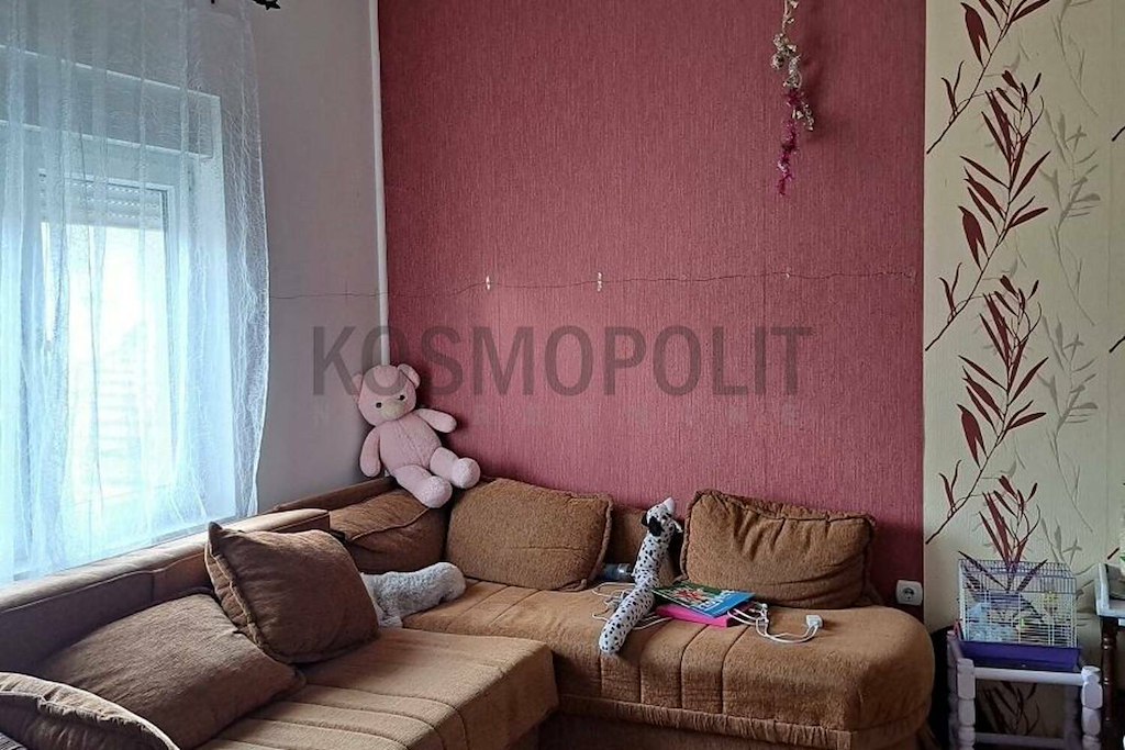 Rakovica, Petlovo brdo, Omladinsko šetalište, 3.5, 104m2, 175000 EUR