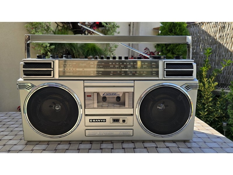 SANYO M-9927LU - veliki stereo radio kasetofon