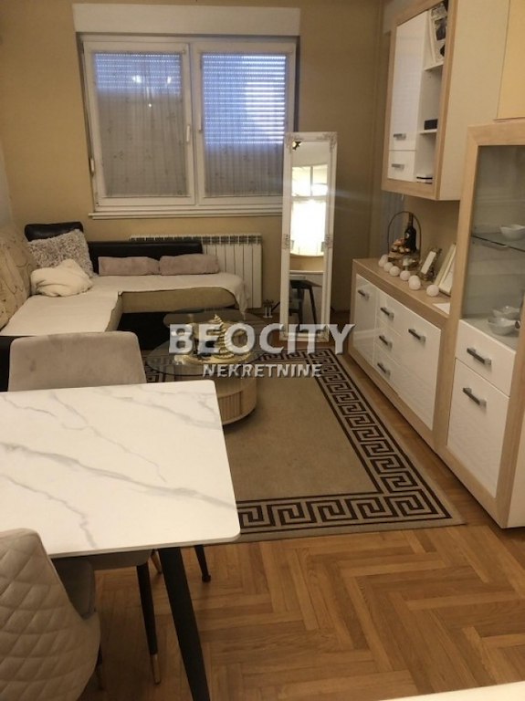 Novi Sad, Grbavica, Krilova, 1. 5, 40m2, 500EUR