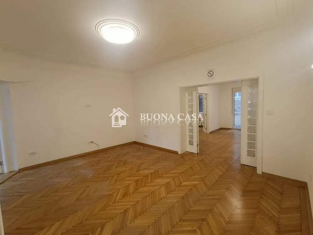 Izdavanje, četvorosoban stan, 120m2, Centar, Beograd