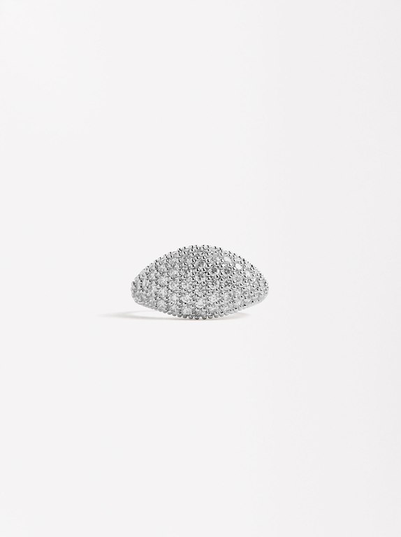 Silver ring with zirconias