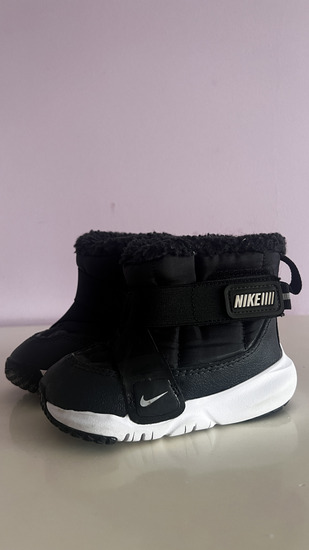 NIKE decije cizme SNIZENO 5700