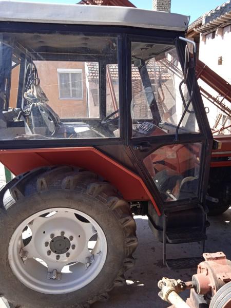 Prodajem traktor Zetor
Sombor