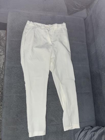 Bele pantalone elegantne