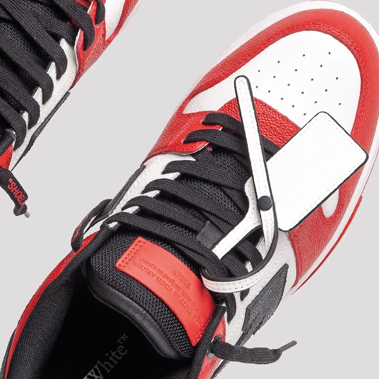 Off-white patike