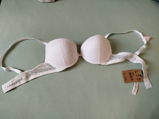 Brus Tezenis Nov sa etiketom 75B