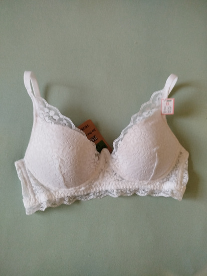 Brus Tezenis sa etiketom 75B