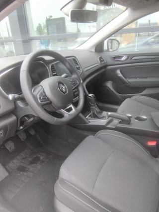 RENAULT MEGANE GRANDCOUPE EQUILIBRE TCE 140