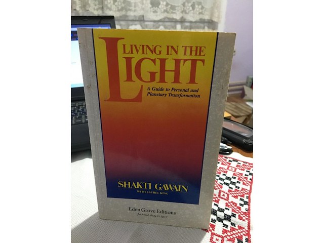 Shakti Gawain-Living in the Light