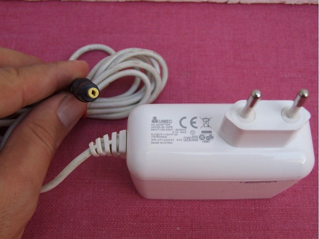 Umec Vodafone 15V 2A adapter ORIGINAL + GARANCIJA!