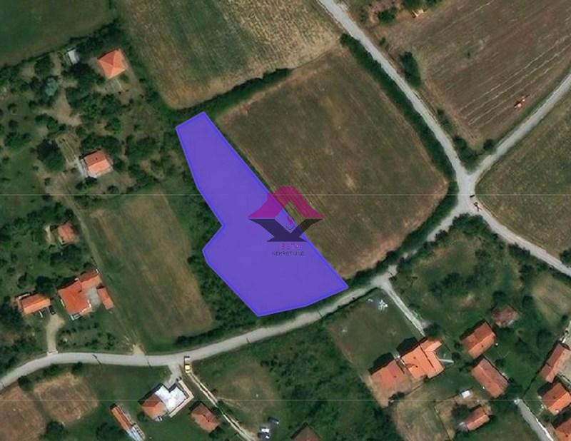 Mladenovac, Velika Ivanča, plac 24.33 ara, građevinsko zemljište ID#1430
28.000 €